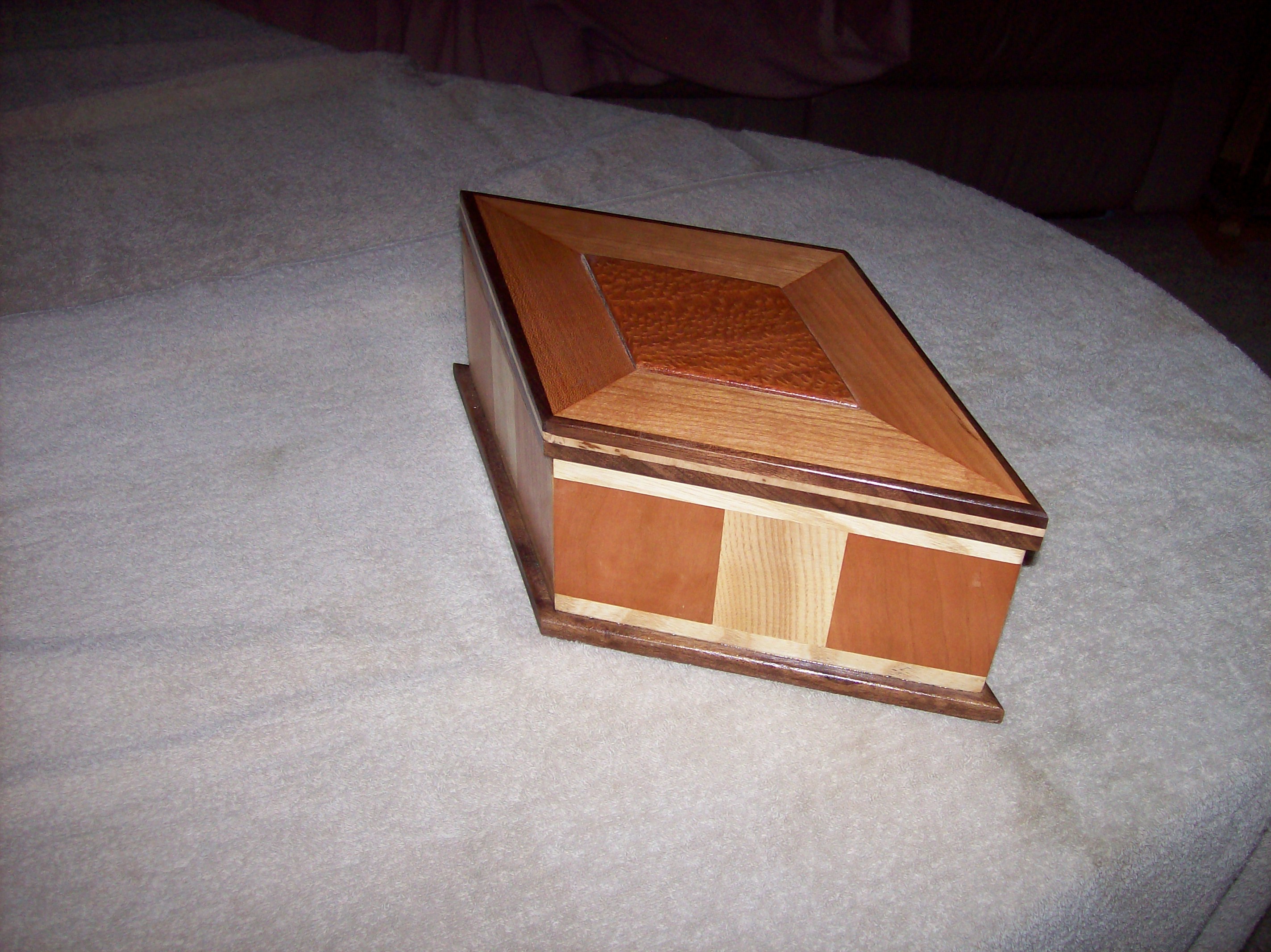 DIAMOND BOX - W.S. Woodmasters